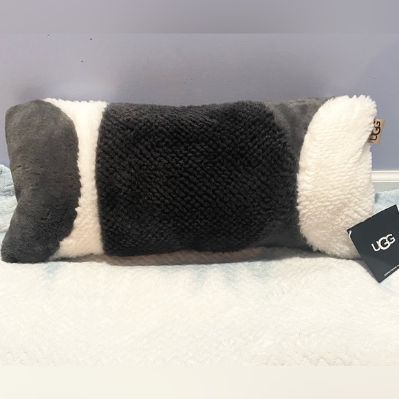 UGG | Bedding | Ugg Manteo Oblong Faux Fur Pillow | Poshmark